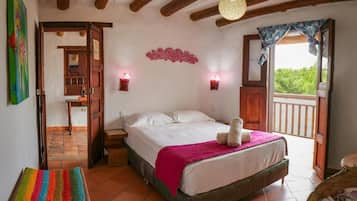 Quarto casal clássico, sacada, vista para a piscina