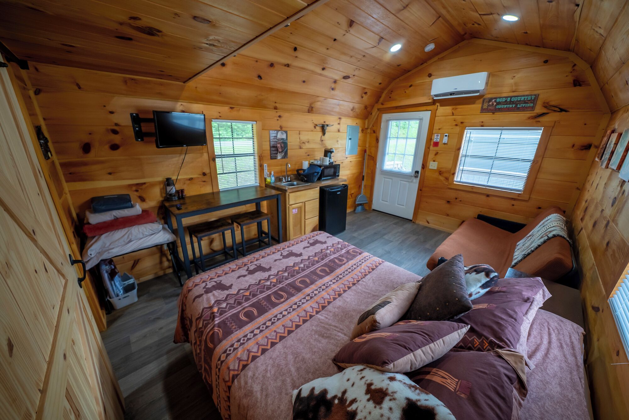 1 Room Cabin- " The John Wayne" - Robbinsville, NC