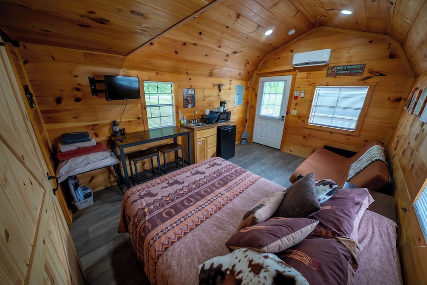 1 Room Cabin- " The John Wayne" - Robbinsville, NC