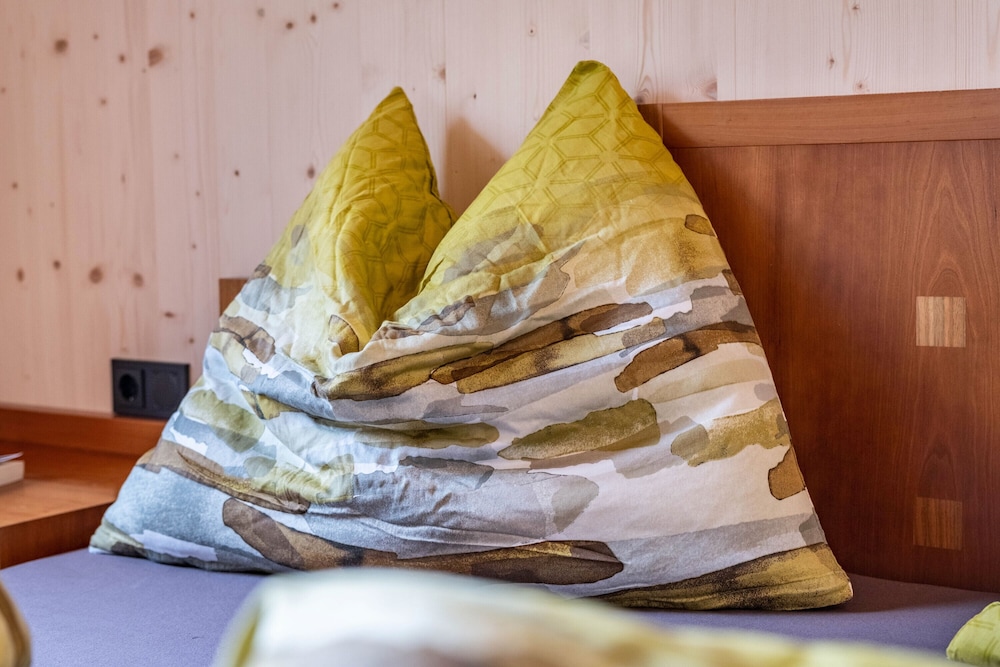 Ferienwohnung 'Rumwaldhof Enzian' Mit Bergblick, Gemeinschaftsterrasse Und Wi-fi - Sulden