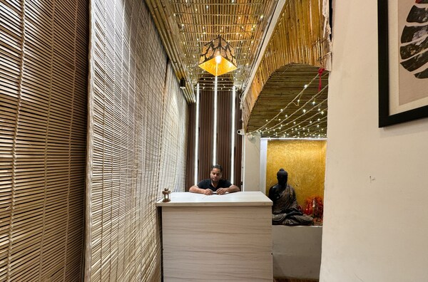 The Leisure Cave On The Ganges - Rishikesh