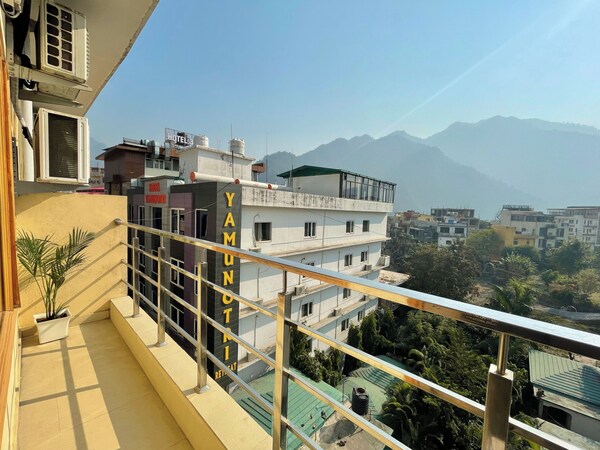 Wanna Stay Rishikesh - Rishikesh
