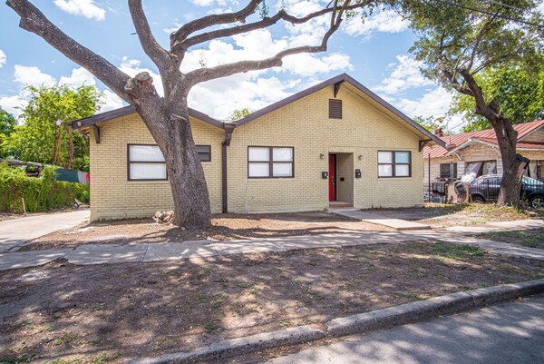 Modern Living 3br/2ba Close To Amazing Downtown - San Antonio, TX