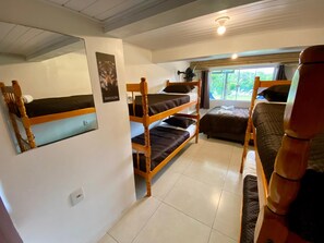 Suite Familiar, vista para o jardim | Wi-fi grátis