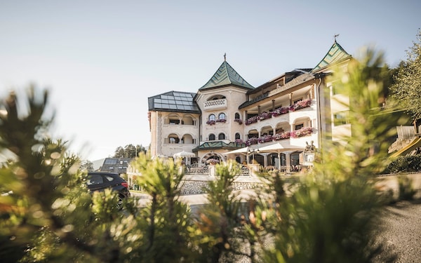 Hotel Ansitz Jakoberhof - Alpine Relax - Urtijëi