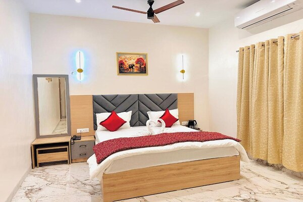 Hotel The Ceremony - Kalyan