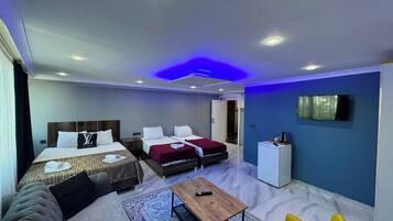 Suite Deluxe | Roupa de alta qualidade, secretária