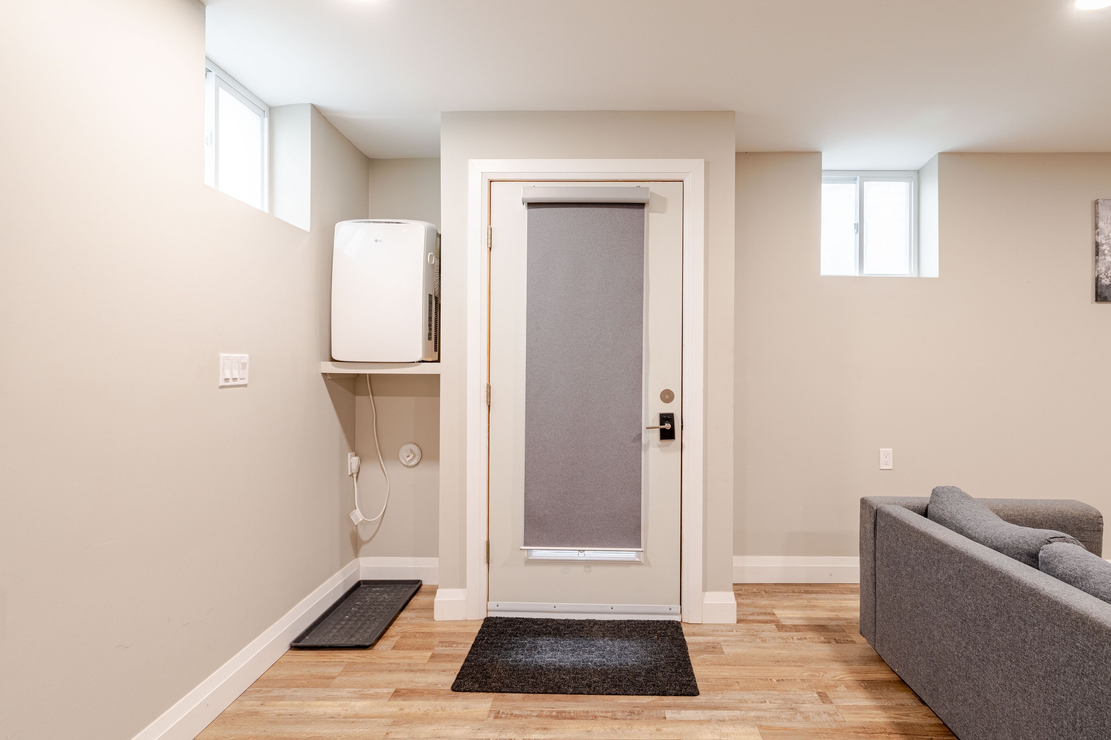 Entire 1-bedroom Apartment Across From Google - Waterloo