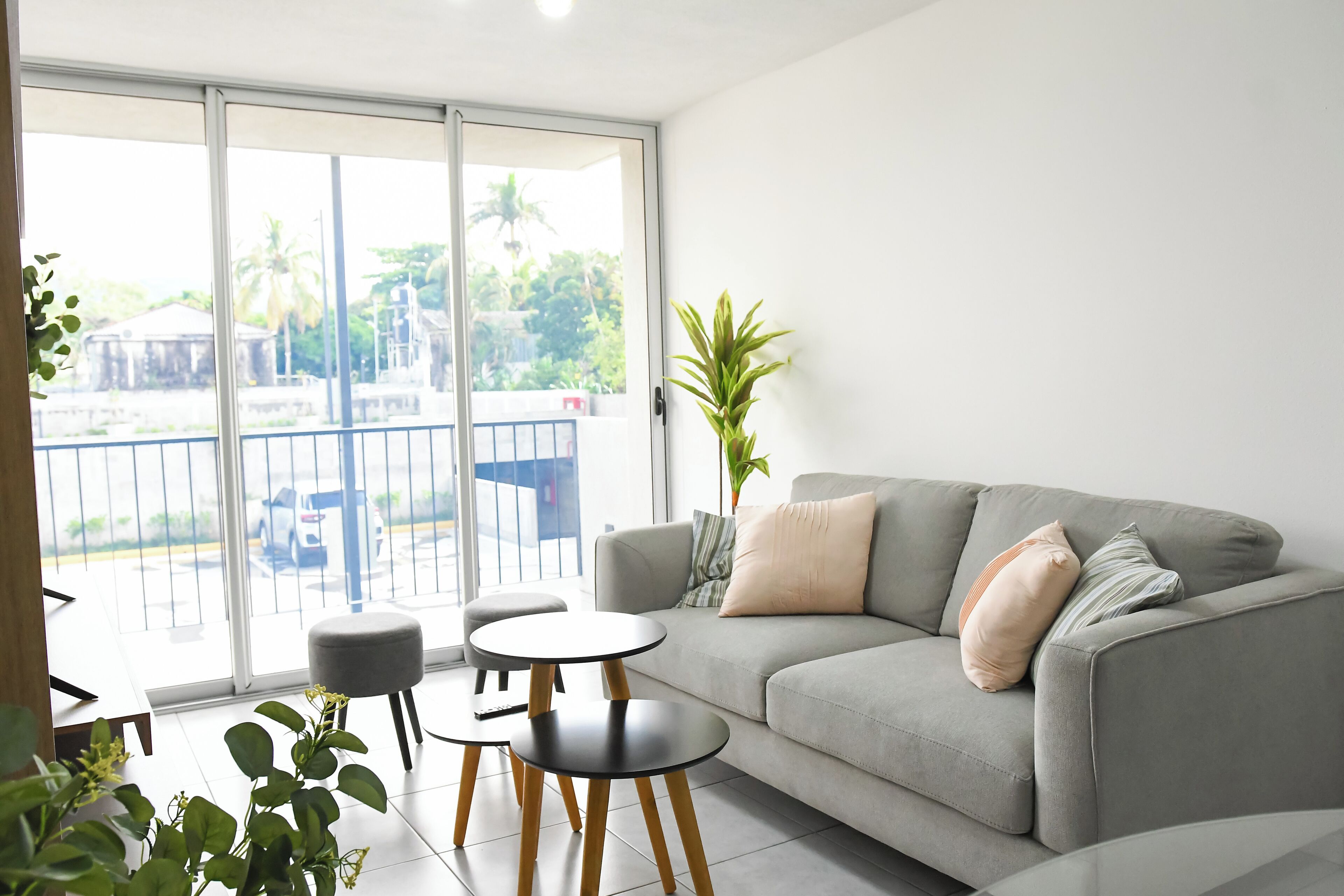 Modern & Spacious Apt - Wifi, Gym, Pool, A/c - San Salvador