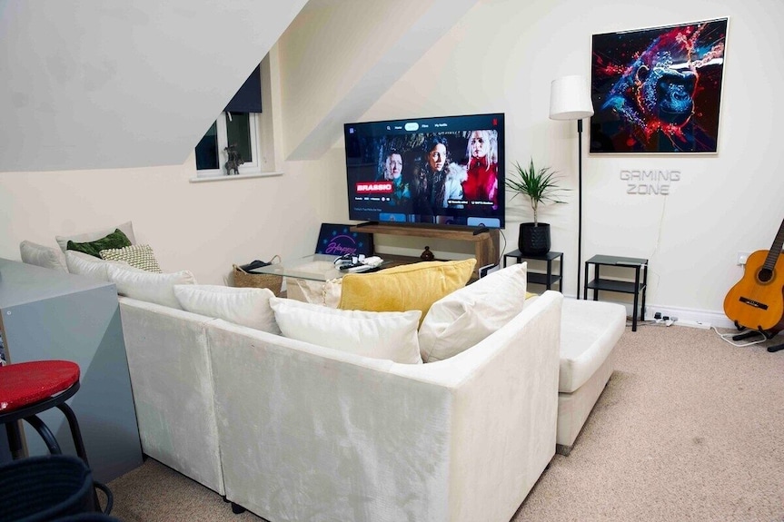 The Abington Ccc Villa, Prestige, Sleeps Up To 15 - Northampton