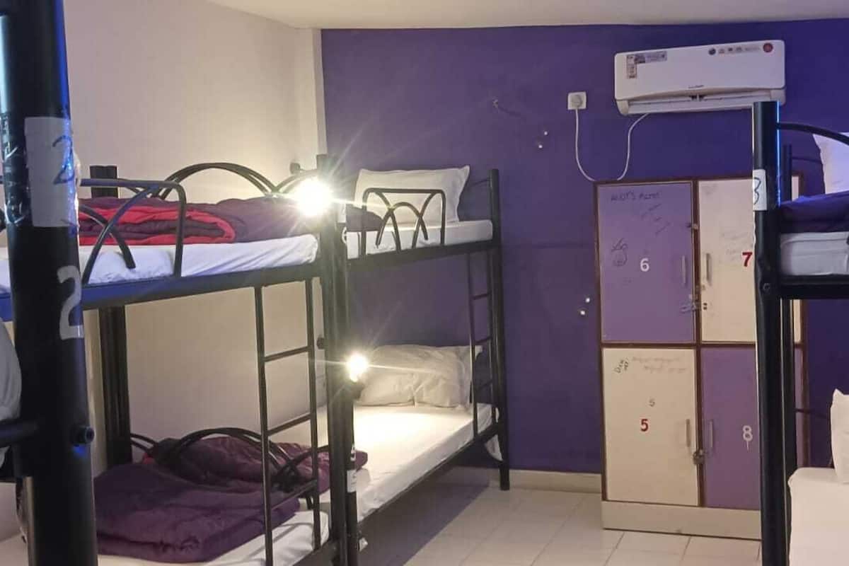 Dormitório compartilhado conforto | Cortinas blackout, ferros/tábuas de passar roupa, Wi-Fi de cortesia