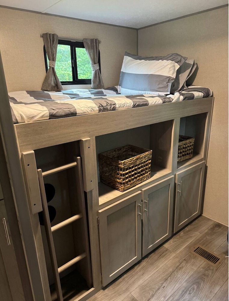 Cozy Rv With Master & Bunk Room In Goreville, Il A Few Steps From Lake Of Egypt! - Illinois