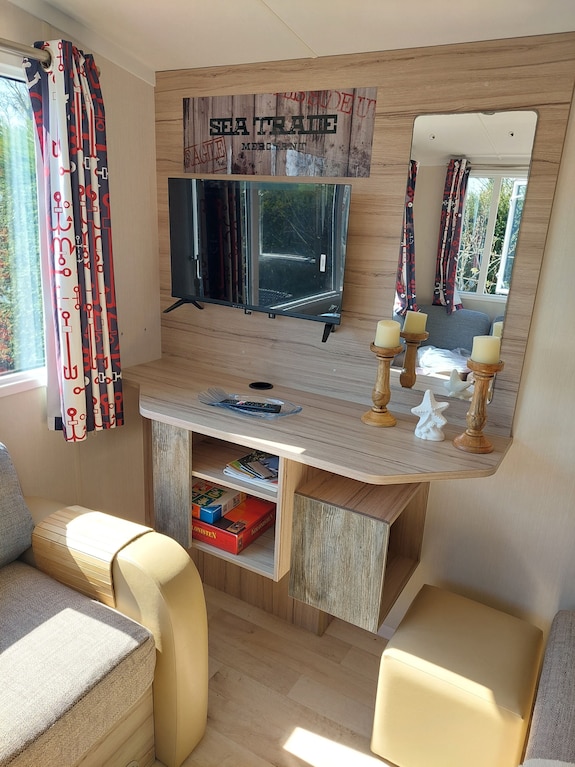 Unwind Or Enjoy (Water) Sports In Ouddorp 7 Minutes From The Beach! - Ouddorp