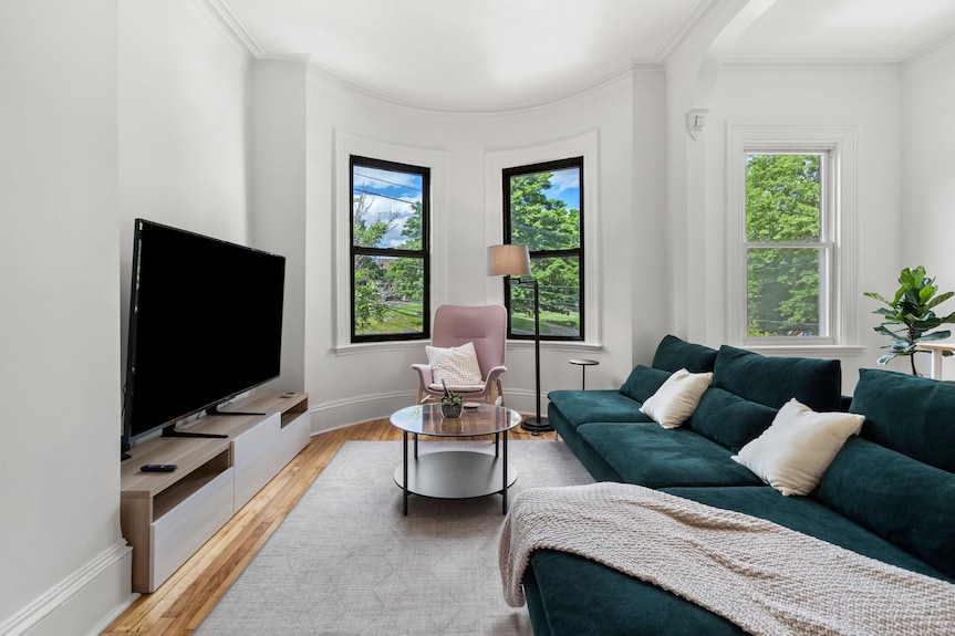 Bright Brownstone W Terrace+view - Mission Hill - Boston