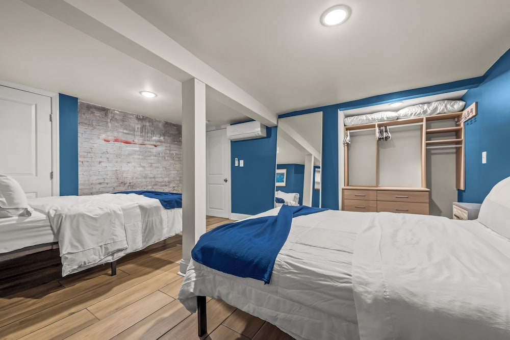 Private Jersey City Retreat w/ Backyard Bonfire & Grill · 20mins to NYC ...