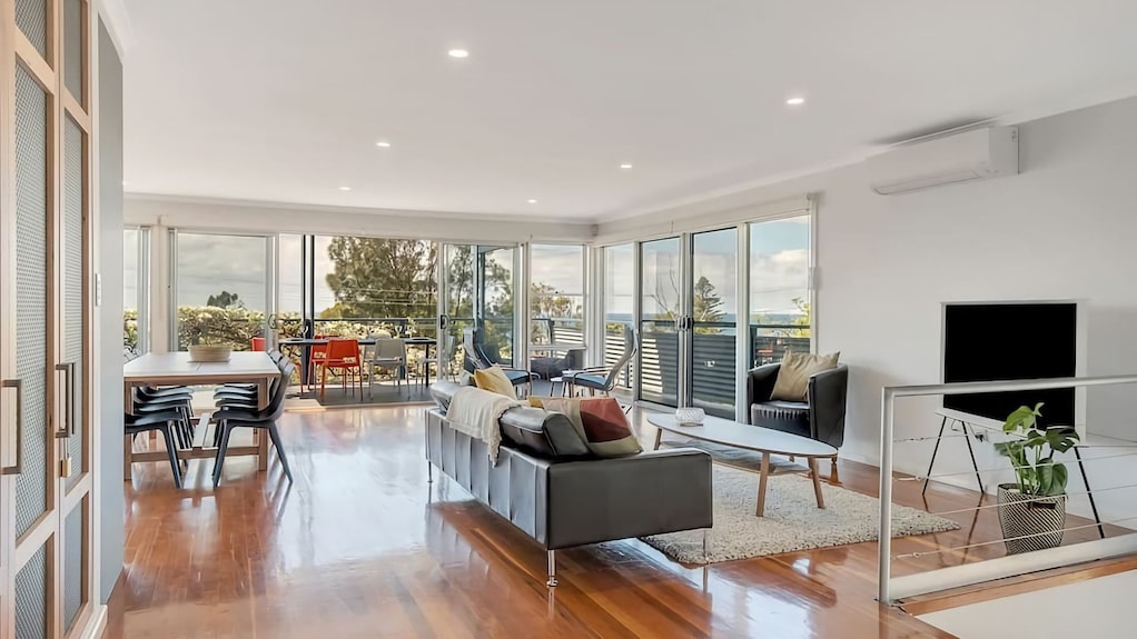 Stunning Coastal Home Views 1 Hour From Sydney - Stanwell Park