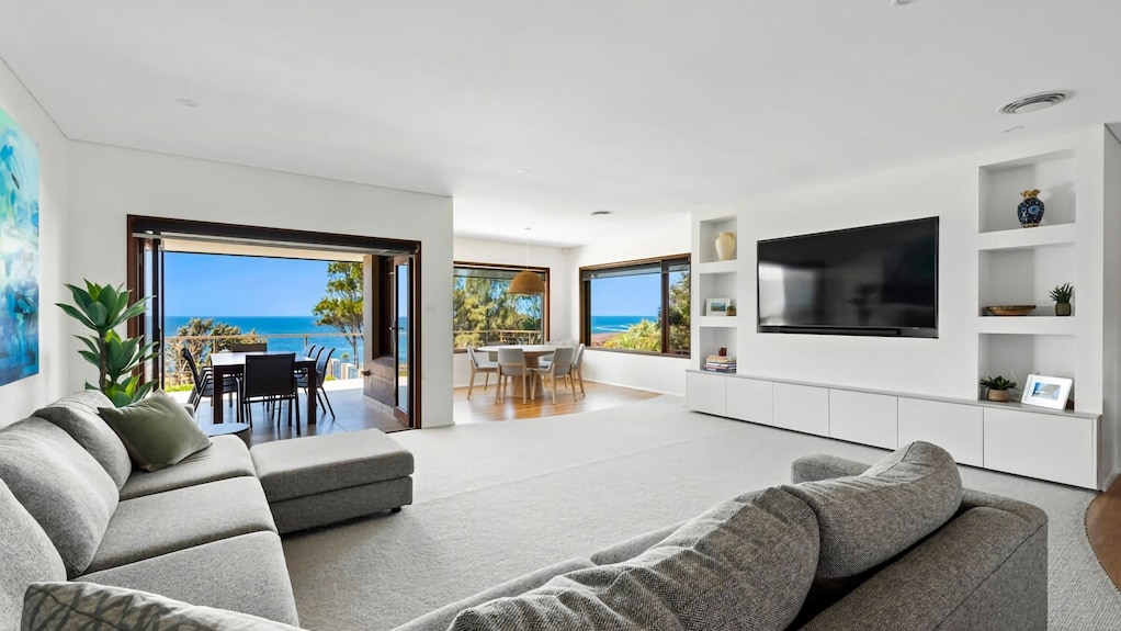 Spectacular Ocean Front Home With Pool - Wollongong