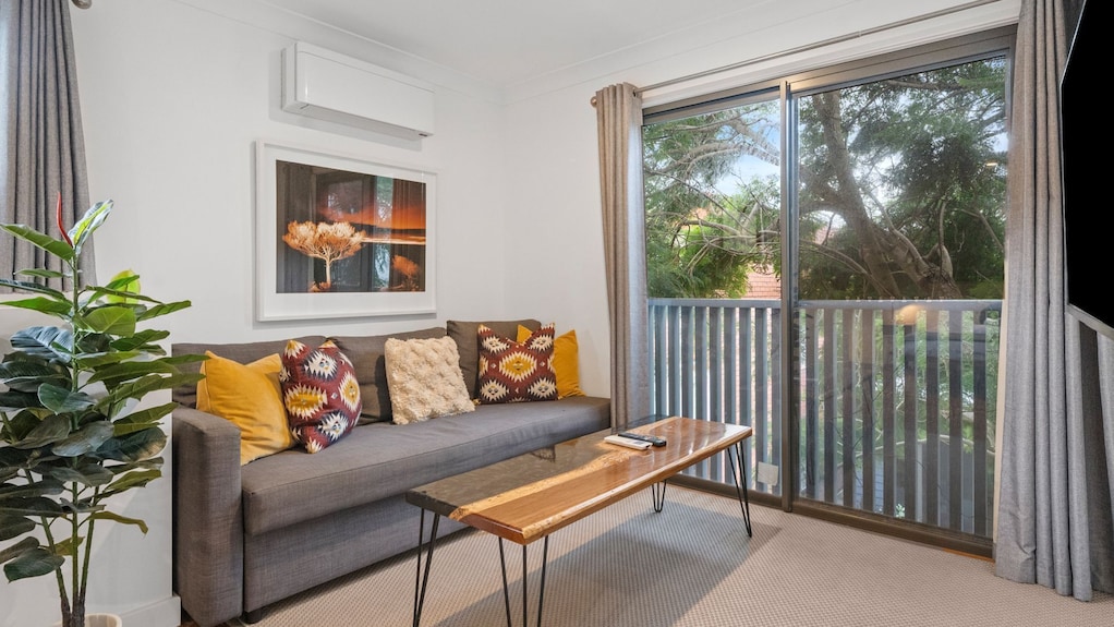 Gorgeous Self Contained Home - Bondi Beach
