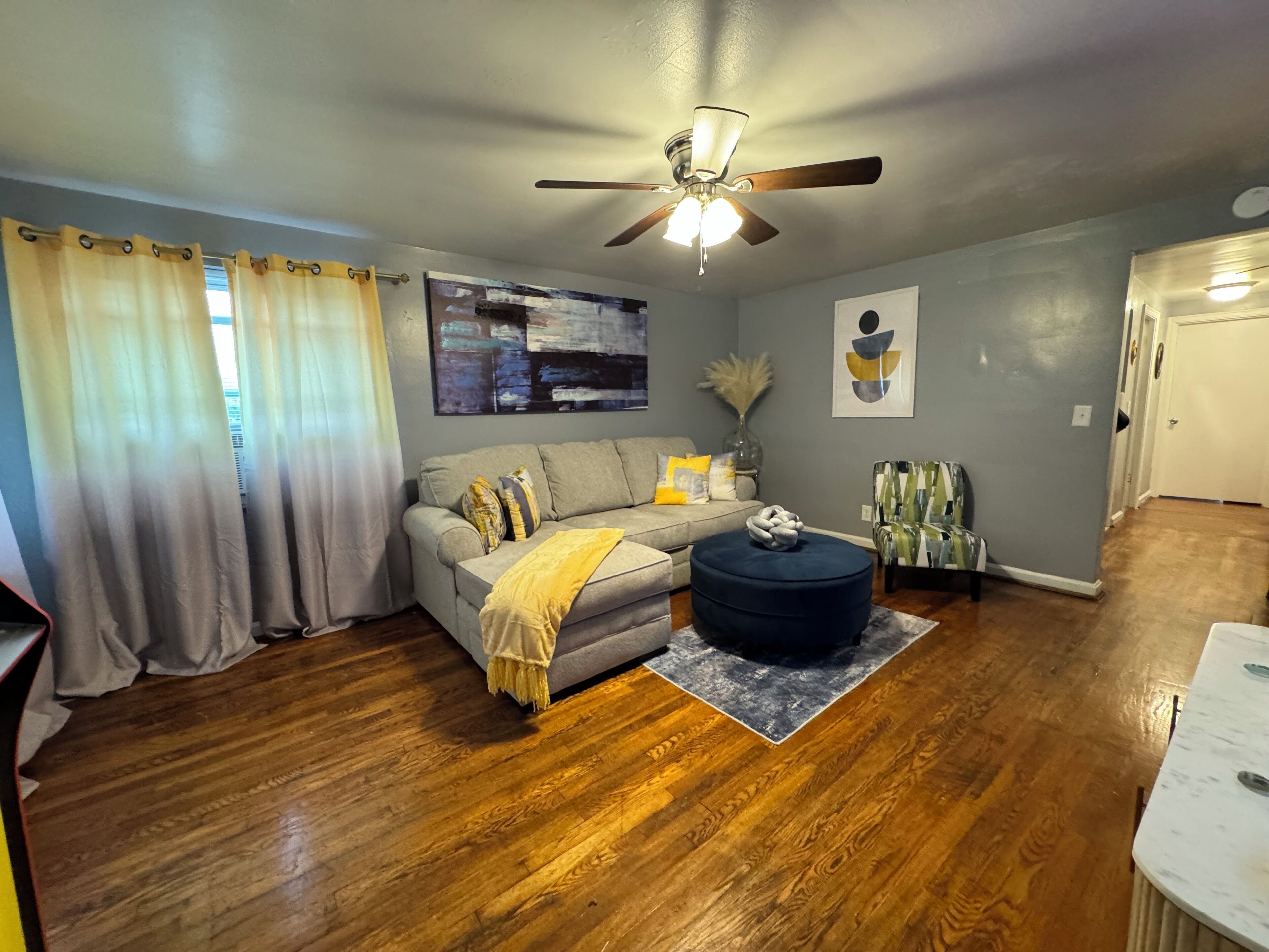 Quiet, Safe And Serene Unit With Lots Of Charm In A Great Location In Cincinnati - Cincinnati, OH