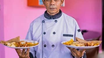 Café da manhã inglês grátis todos os dias