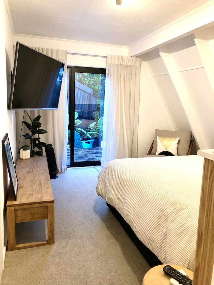 Charming Chalet – The Perfect Coastal Retreat - Tauranga