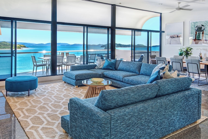 Waves 8 - Hamilton Island - Whitsundays