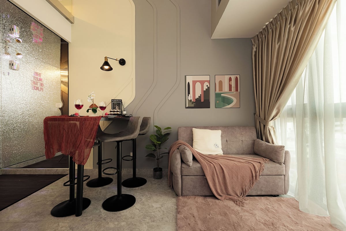 Loft luxo, 1 quarto, vista para a cidade | Área de estar | TV LED