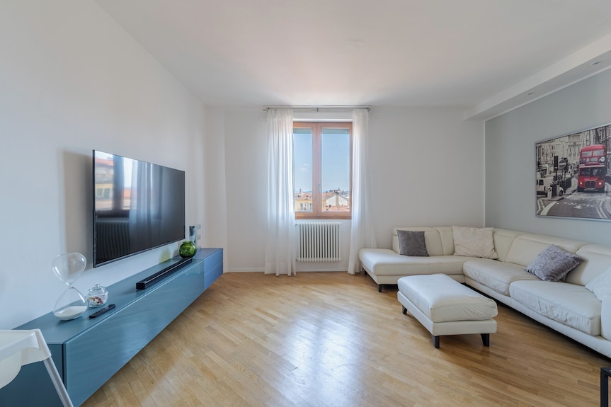 Bright And Modern, Four Rooms Apartment - Florencia