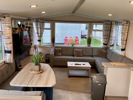 Cabine | Sala de estar | Televisor 