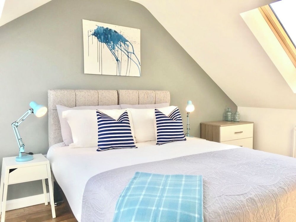 Rana Ct 10 (The Sheldonian Suite) | 1 Bed Apt - Kassam Stadium