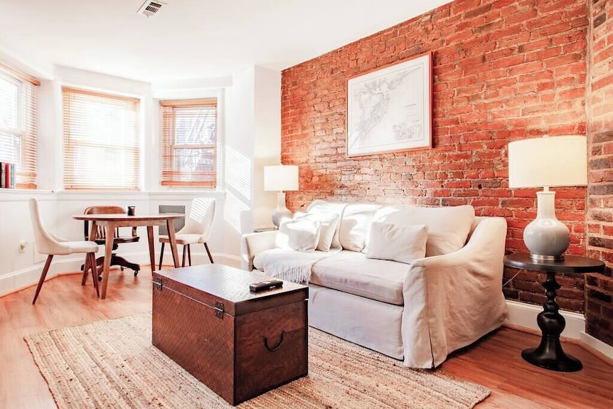 Quaint Dc Private 1-br Walk To Metro-rail Subway - Washington Navy Yard, DC