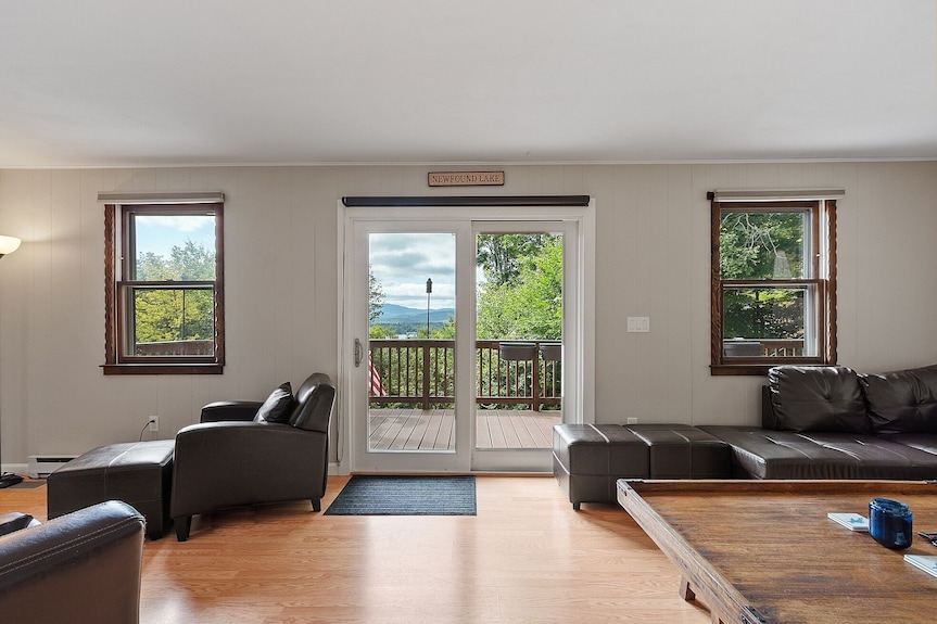 Mountainside Retreat With Serene Sunset Views Over Mountains And Newfound Lake - Danbury, NH