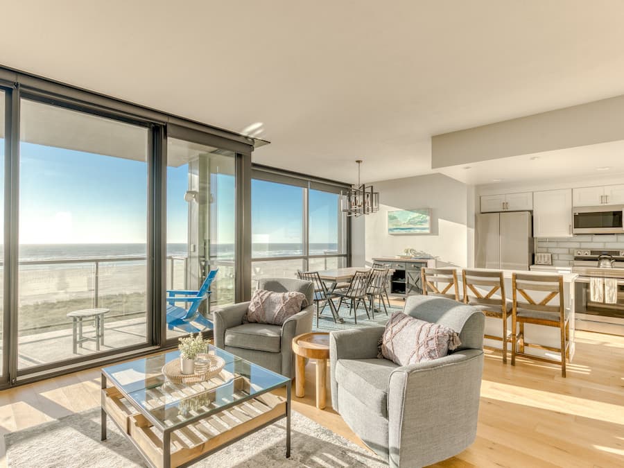 Deluxe Suite, 2 Bedrooms | Sala de estar | Lareira