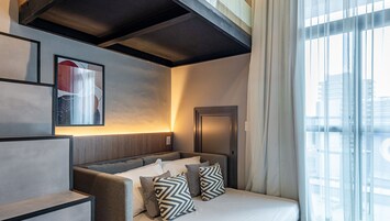 Estúdio Familiar, varanda, Vista para a cidade | Cofre no quarto, secretária adequada para computadores portáteis 