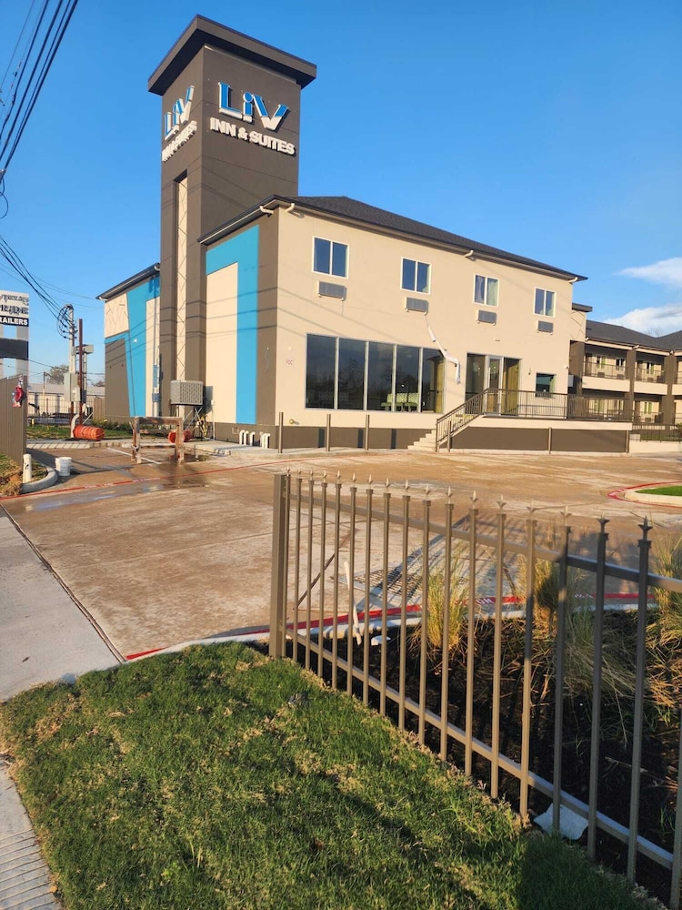 Liv Inn And Suites - Houston, TX