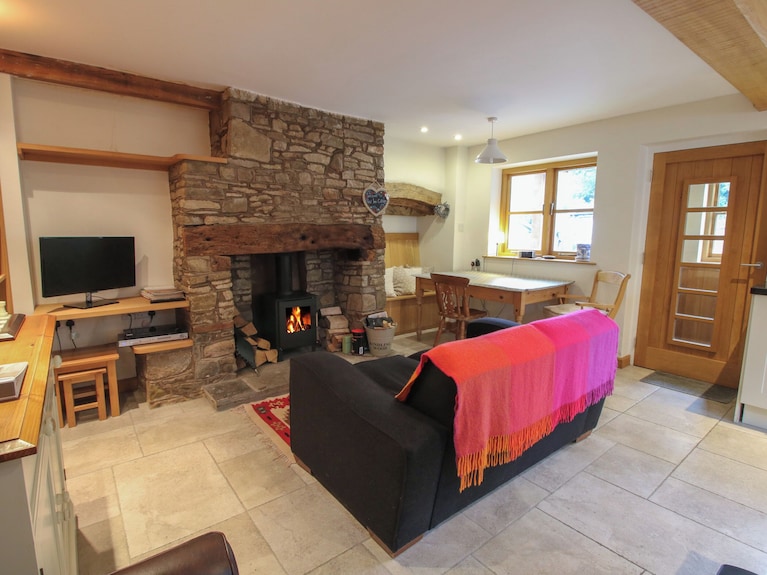 New Inn Cottage, Pet Friendly, With Open Fire In Church Stretton - Shropshire