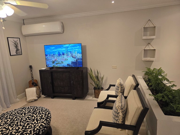 A Hidden Sanctuary @ La Blanc. A 2-bedroom Townhome In Nassau With Wifi And Ac - Nassau