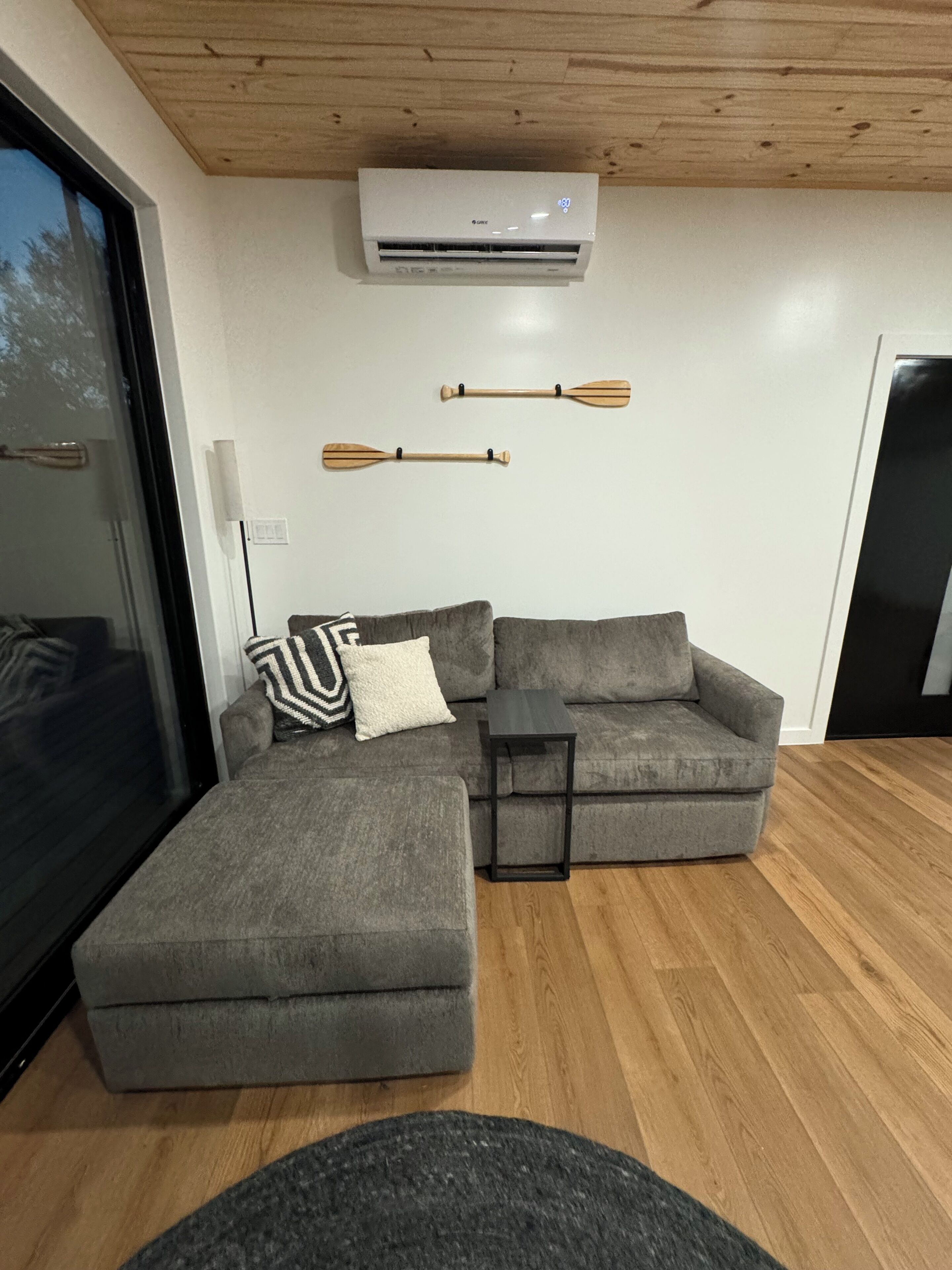 Garbos Goodnight, A Luxurious Experience Combined With The Cozy Comforts Of Home - Cedar Creek, TX