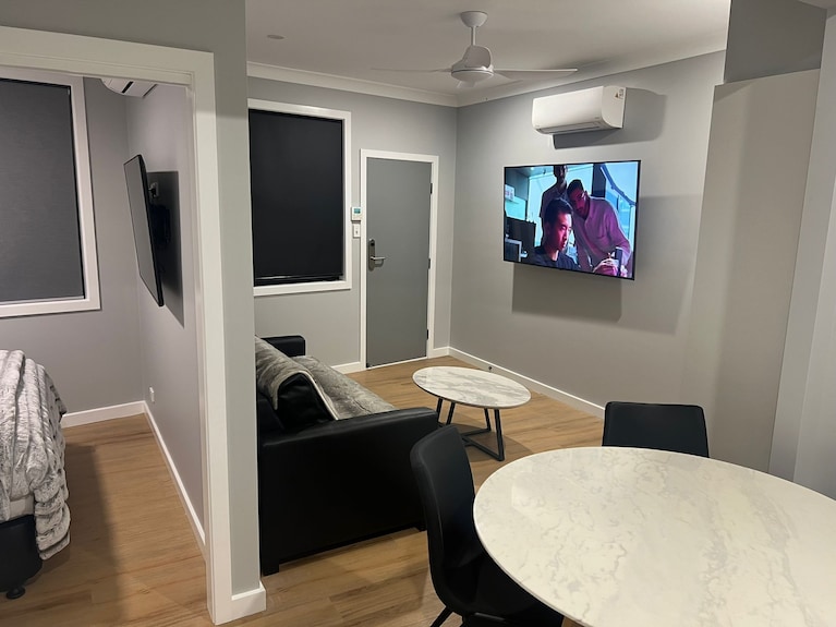 One Bedroom Deluxe Apartment - Waratah