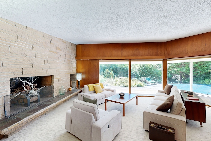 Mid-century Modern Home With Pool, Wifi, Bbq Grill, Patio, And Fireplace - University of Portland, Portland