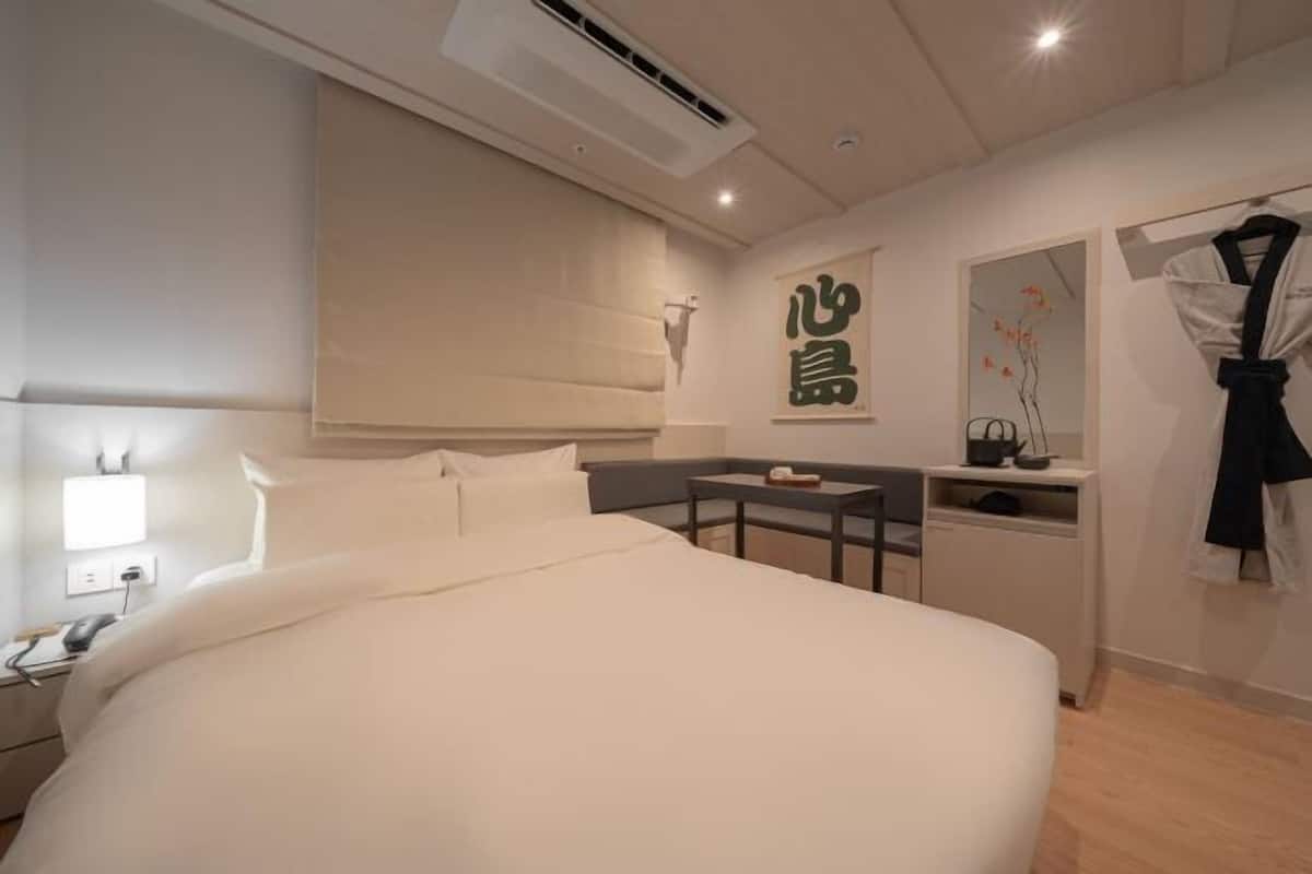 Minibar grátis, quartos insonorizados, Wi-fi grátis 