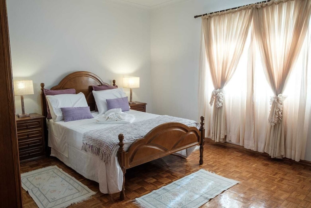 Casa Da Alegria - 4 Bedrooms, Games Room - Mação