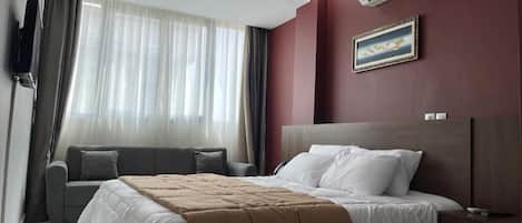 Suíte sênior | 1 quarto, escrivaninha, espaço de trabalho para notebook