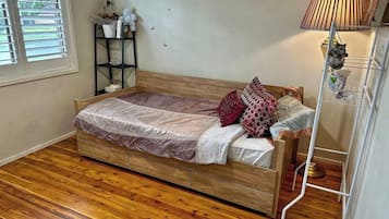 Casa Familiar, 4 quartos, cozinha, vista para o jardim | Cortinas/cortinados opacos, ferro/tábua de engomar, Wi-fi grátis