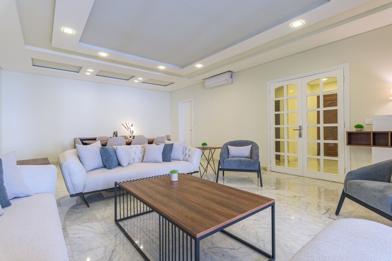 Crest 3-bedroom Apt In Hamra W/ 24/7 Power - Beirut