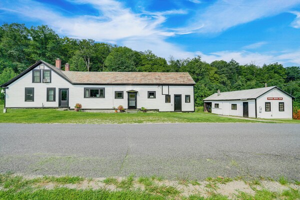 Hawley Home W/ Deck & Mtn Views: Swim, Ski & More! - The Berkshires, MA