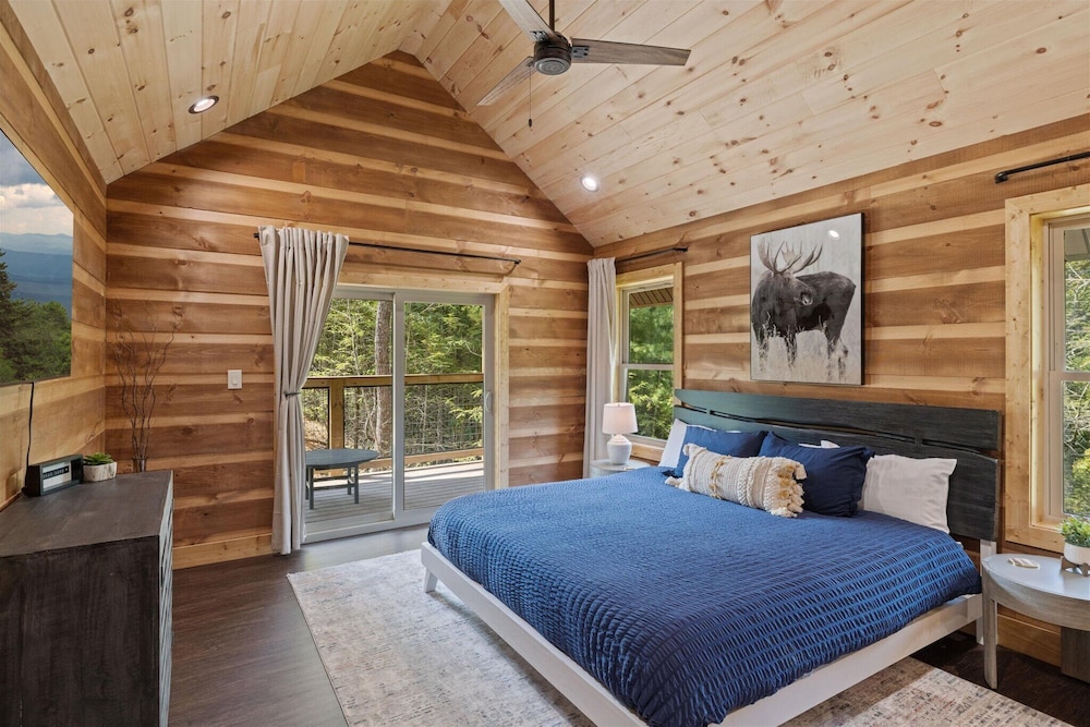 Smoky Mountain Retreat - 4 Bedroom Cabin W Private Hot Tub - Townsend, TN