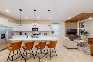 Vila, vários quartos | Cozinha privada | Geladeira, fogão, cafeteira/chaleira, torradeira