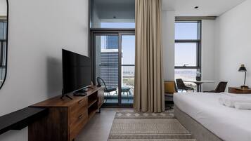 Estúdio Deluxe, varanda, Vista para a cidade | Secretária, ferro/tábua de engomar, Wi-fi grátis