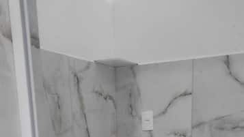 Wi-Fi de cortesia, roupa de cama